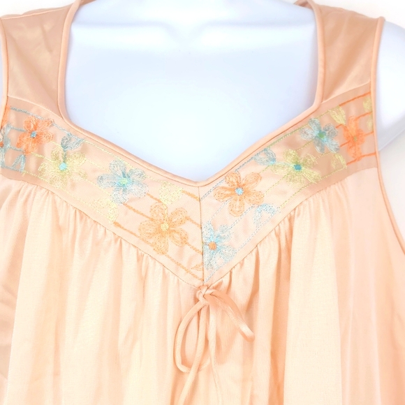 jcpenney | Intimates & Sleepwear | Vtg Jcpenney Peach Shiny Satin ...